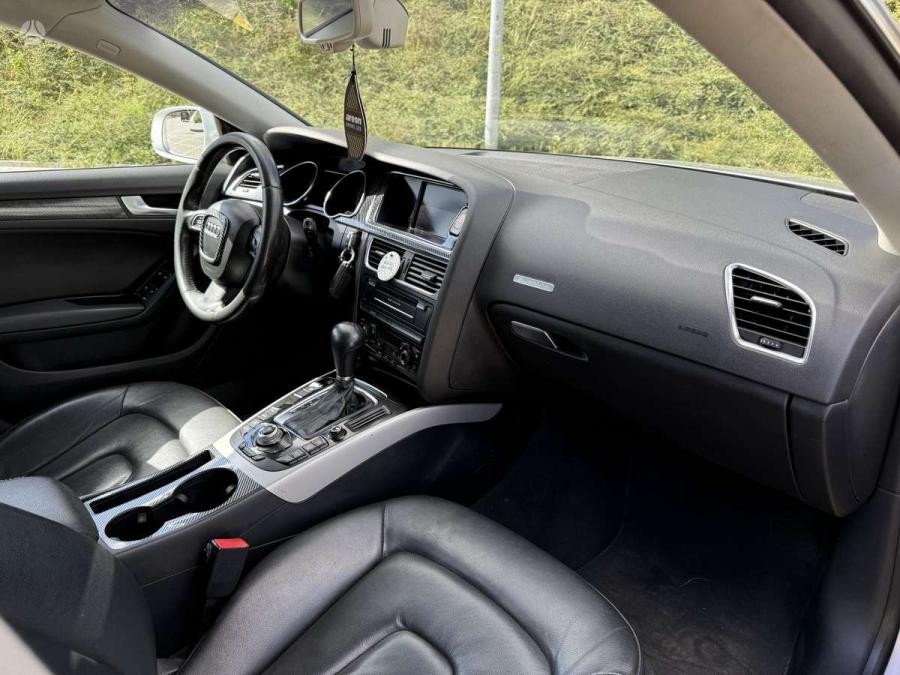 Серый Ауди A5 Sportback 2009 в Вильнюс, объемом двигателя 2.97 л и пробегом 357 тыс. км за 5000 €, фото 14 на AUTOMOTO.COM.LV