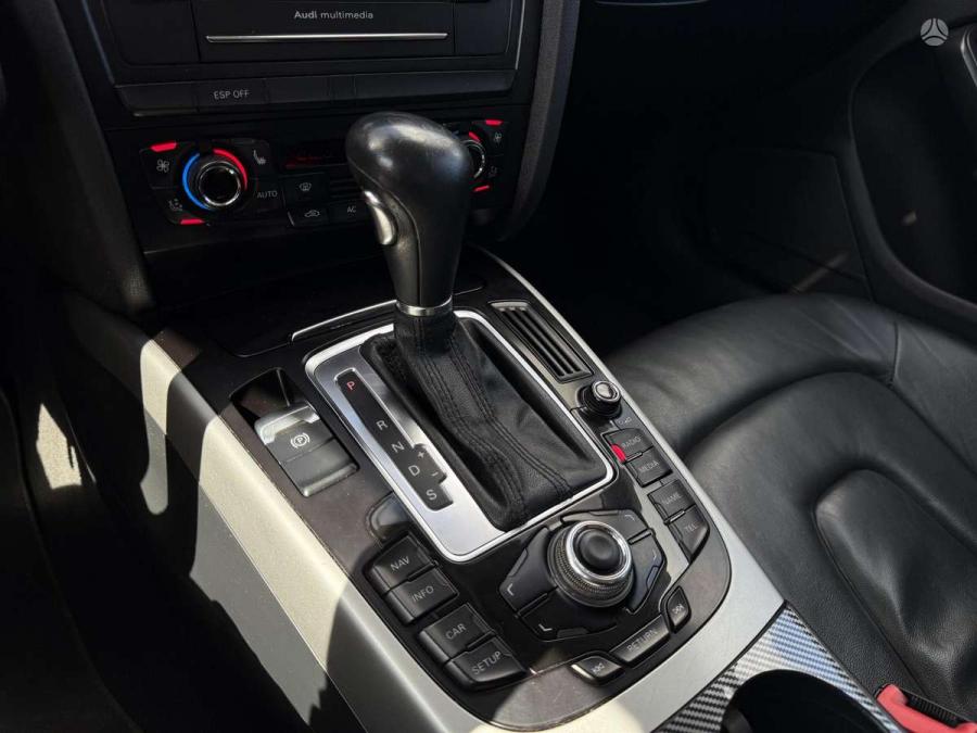 Серый Ауди A5 Sportback 2009 в Вильнюс, объемом двигателя 2.97 л и пробегом 357 тыс. км за 5000 €, фото 16 на AUTOMOTO.COM.LV