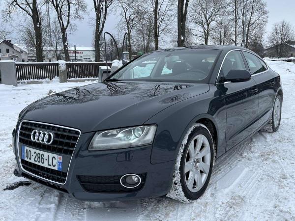 Grey Audi A5 Sportback 2010 in Taurage, with an engine capacity of 1.97 L and mileage of 292 thousand km for 6250 €, photo 1 on AUTOMOTO.COM.LV
