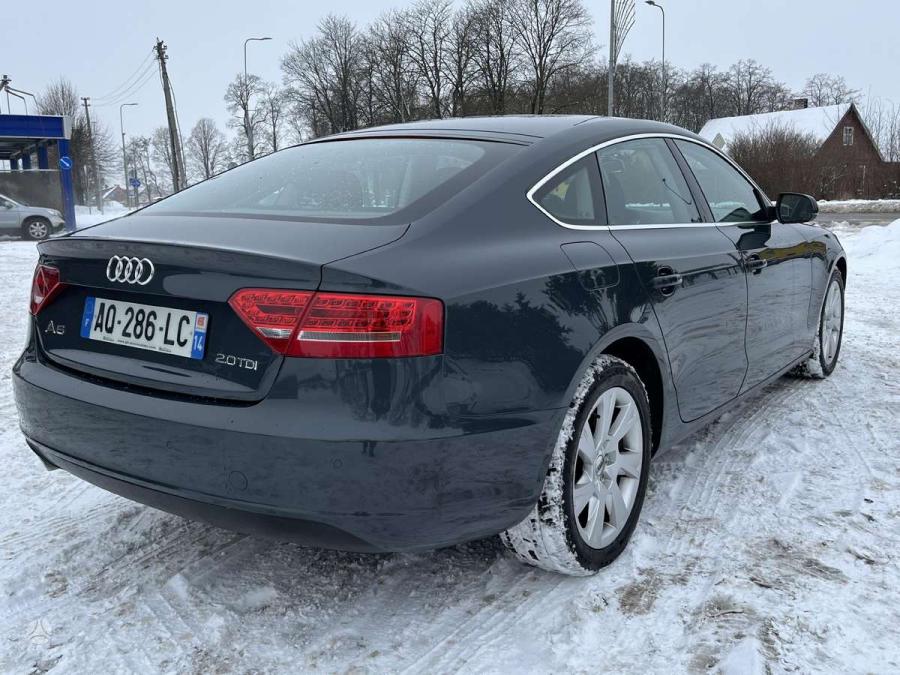 Grey Audi A5 Sportback 2010 in Taurage, with an engine capacity of 1.97 L and mileage of 292 thousand km for 6250 €, photo 5 on AUTOMOTO.COM.LV
