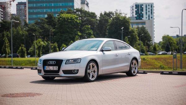 Серый Ауди A5 Sportback 2010 в Вильнюс, объемом двигателя 2.00 л и пробегом 345 тыс. км за 6300 €, фото 1 на AUTOMOTO.COM.LV
