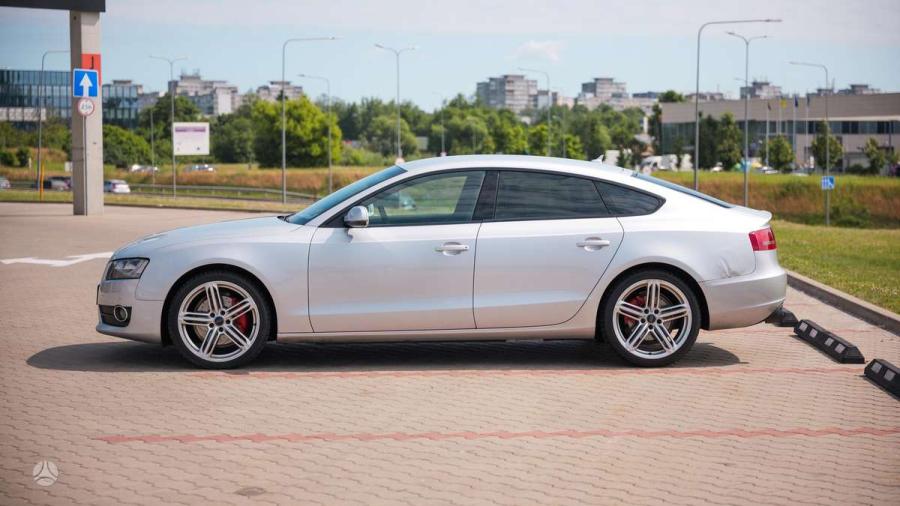 Серый Ауди A5 Sportback 2010 в Вильнюс, объемом двигателя 2.00 л и пробегом 345 тыс. км за 6300 €, фото 9 на AUTOMOTO.COM.LV