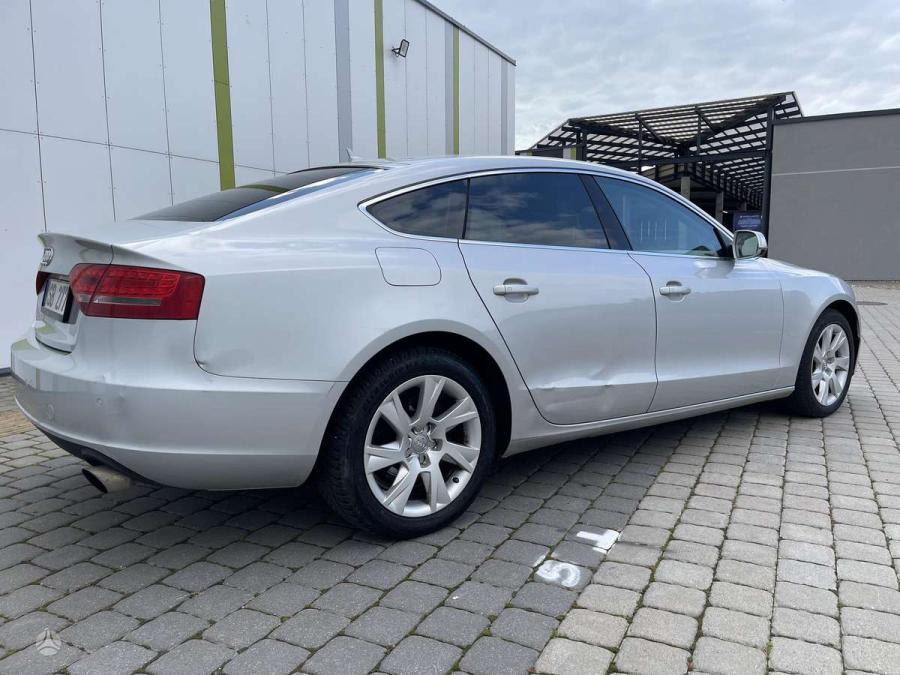 Grey Audi A5 Sportback 2010 in Vilnius, with an engine capacity of 1.98 L and mileage of 300 thousand km for 3500 €, photo 5 on AUTOMOTO.COM.LV