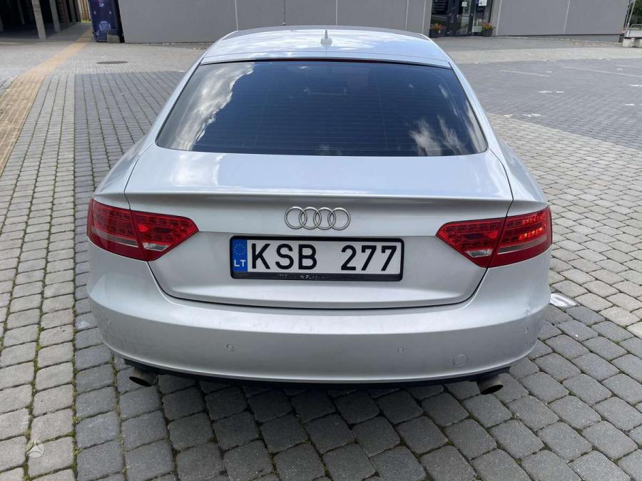 Grey Audi A5 Sportback 2010 in Vilnius, with an engine capacity of 1.98 L and mileage of 300 thousand km for 3500 €, photo 7 on AUTOMOTO.COM.LV