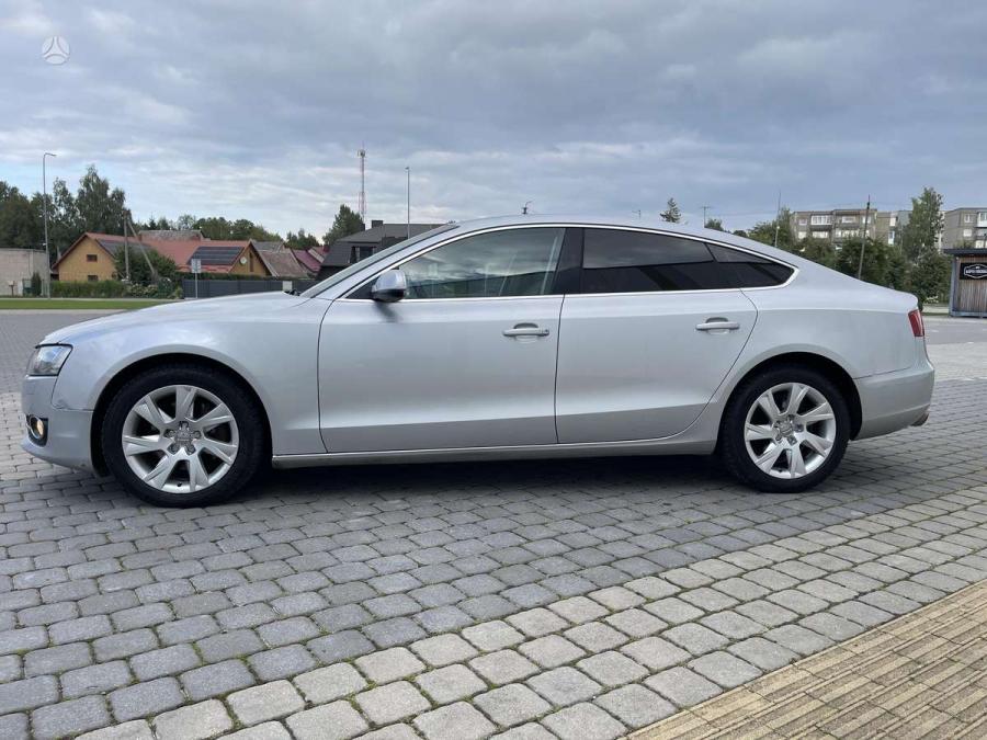 Grey Audi A5 Sportback 2010 in Vilnius, with an engine capacity of 1.98 L and mileage of 300 thousand km for 3500 €, photo 10 on AUTOMOTO.COM.LV