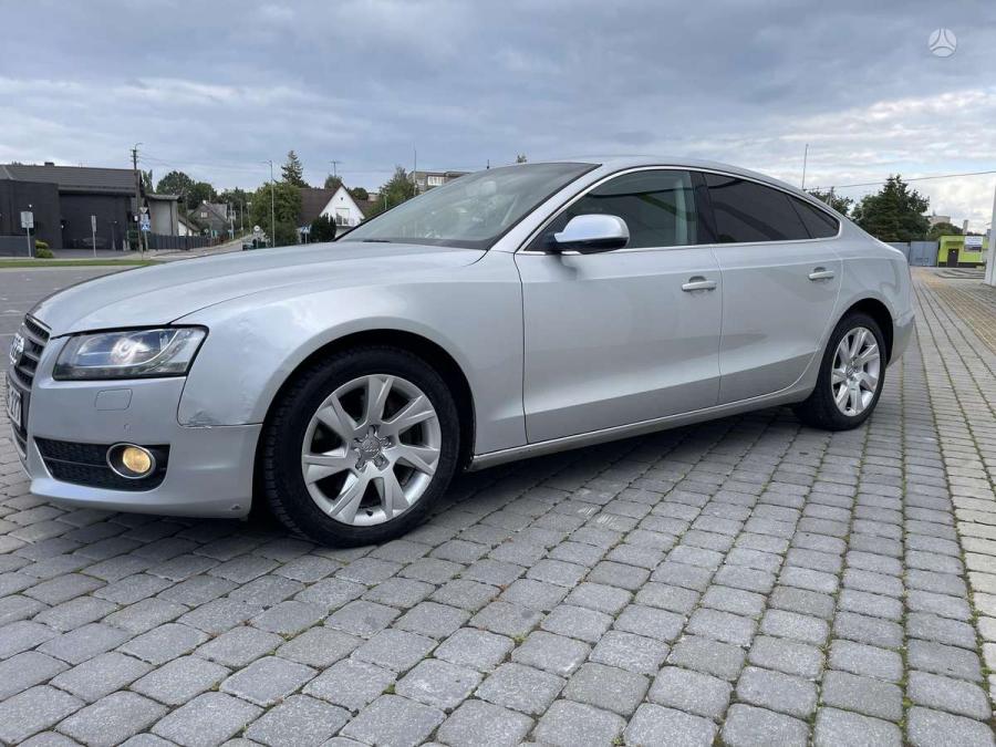 Grey Audi A5 Sportback 2010 in Vilnius, with an engine capacity of 1.98 L and mileage of 300 thousand km for 3500 €, photo 11 on AUTOMOTO.COM.LV