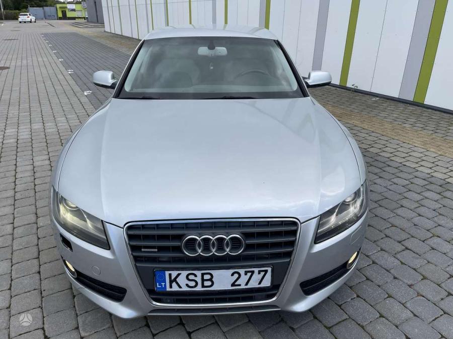 Grey Audi A5 Sportback 2010 in Vilnius, with an engine capacity of 1.98 L and mileage of 300 thousand km for 3500 €, photo 12 on AUTOMOTO.COM.LV
