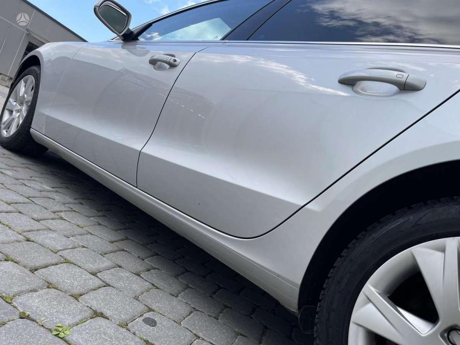 Grey Audi A5 Sportback 2010 in Vilnius, with an engine capacity of 1.98 L and mileage of 300 thousand km for 3500 €, photo 16 on AUTOMOTO.COM.LV