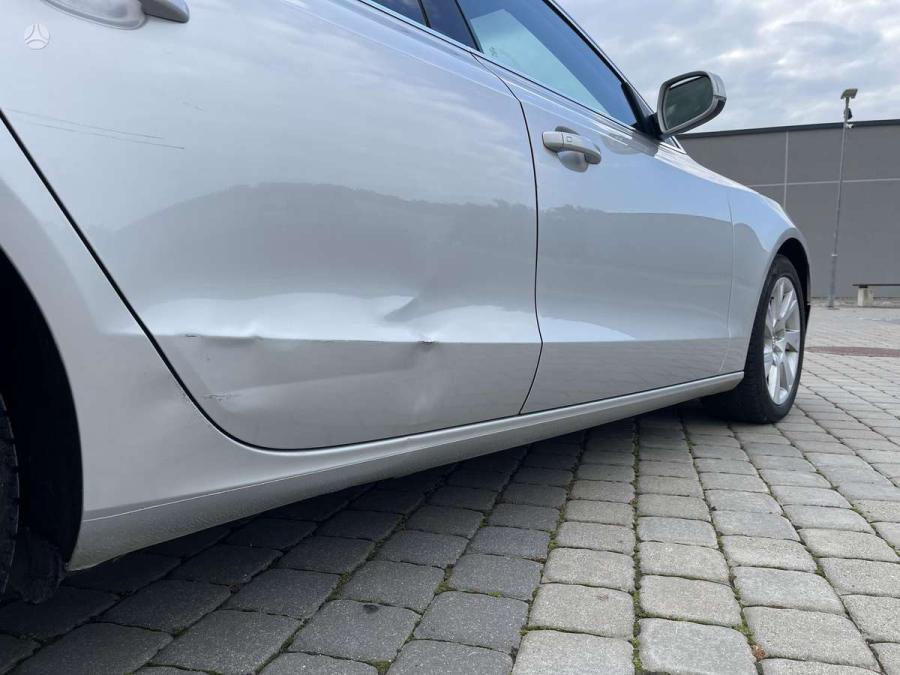 Grey Audi A5 Sportback 2010 in Vilnius, with an engine capacity of 1.98 L and mileage of 300 thousand km for 3500 €, photo 18 on AUTOMOTO.COM.LV