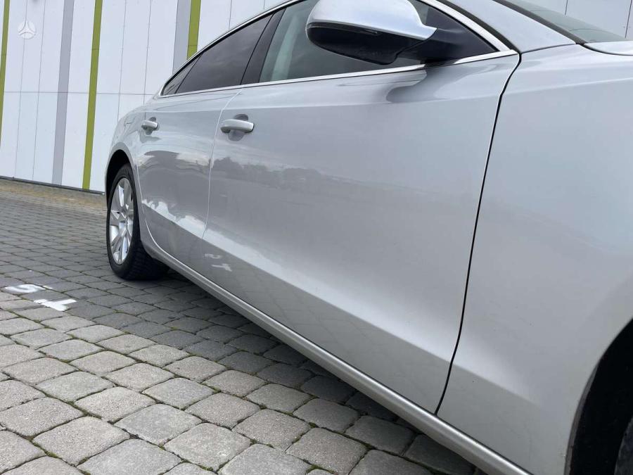 Grey Audi A5 Sportback 2010 in Vilnius, with an engine capacity of 1.98 L and mileage of 300 thousand km for 3500 €, photo 20 on AUTOMOTO.COM.LV