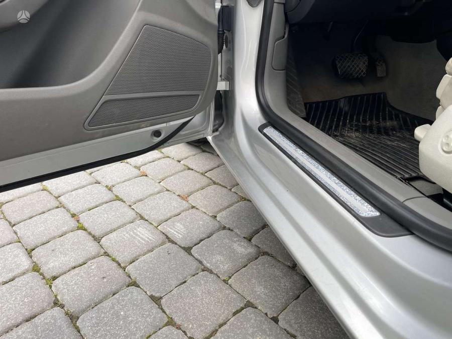 Grey Audi A5 Sportback 2010 in Vilnius, with an engine capacity of 1.98 L and mileage of 300 thousand km for 3500 €, photo 24 on AUTOMOTO.COM.LV