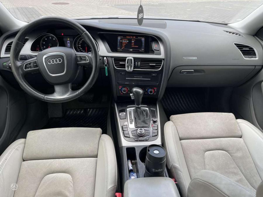 Grey Audi A5 Sportback 2010 in Vilnius, with an engine capacity of 1.98 L and mileage of 300 thousand km for 3500 €, photo 27 on AUTOMOTO.COM.LV