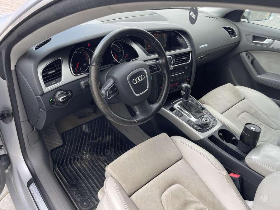 Grey Audi A5 Sportback 2010 in Vilnius, with an engine capacity of 1.98 L and mileage of 300 thousand km for 3500 €, photo 34 on AUTOMOTO.COM.LV