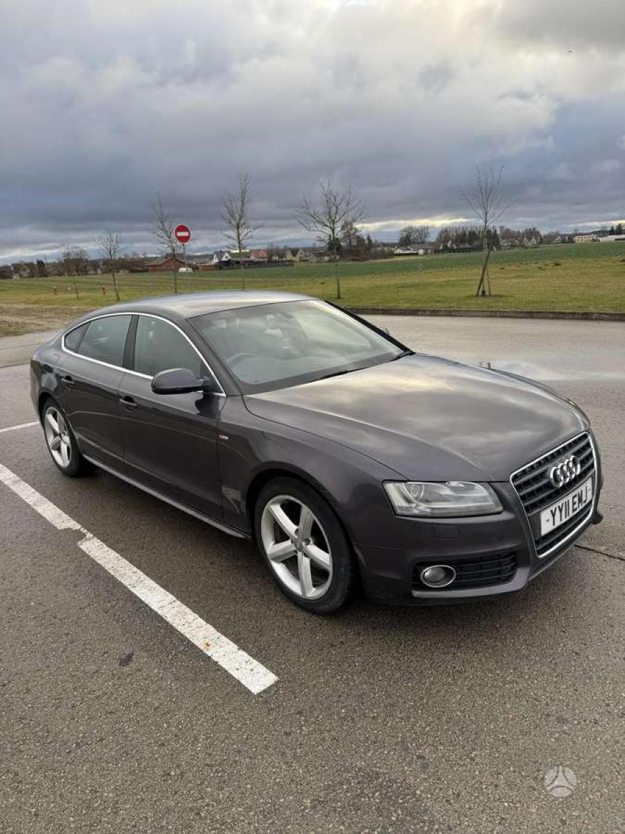 Grey Audi A5 Sportback 2011 in Siauliai, with an engine capacity of 1.97 L and mileage of 295 thousand km for 2800 €, photo 2 on AUTOMOTO.COM.LV