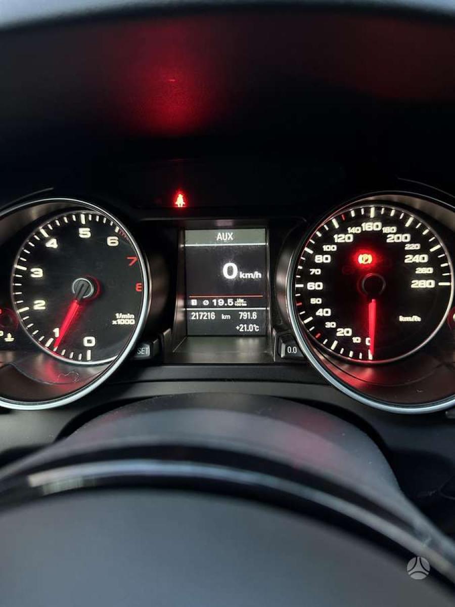 Grey Audi A5 Sportback 2012 in Vilnius, with an engine capacity of 1.80 L and mileage of 217 thousand km for 8200 €, photo 8 on AUTOMOTO.COM.LV