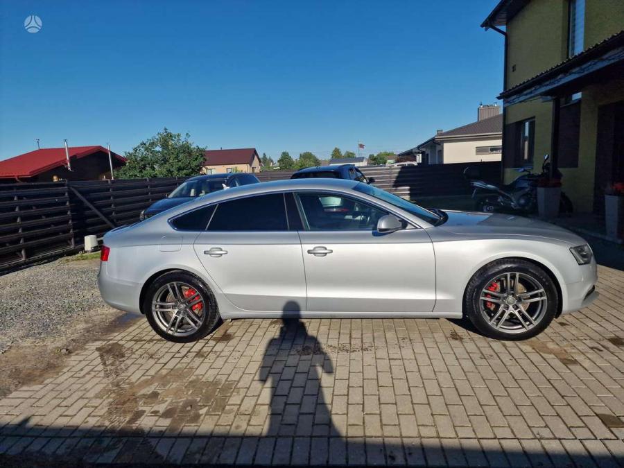 Pelēks Audi A5 Sportback 2013 Kauņa, ar dzinēja tilpumu 1.97 L un nobraukumu 321 tūkst. km par 10000 €, foto 1 vietnē AUTOMOTO.COM.LV