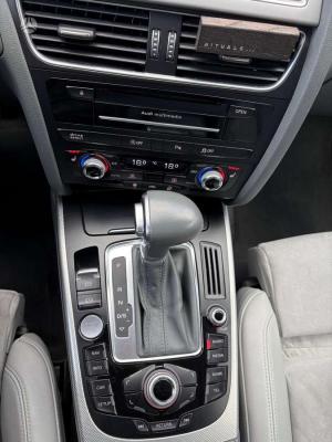 Grey Audi A5 Sportback 2014 in Kaunas, with an engine capacity of 1.96 L and mileage of 253 thousand km for 10500 €, photo 17 on AUTOMOTO.COM.LV