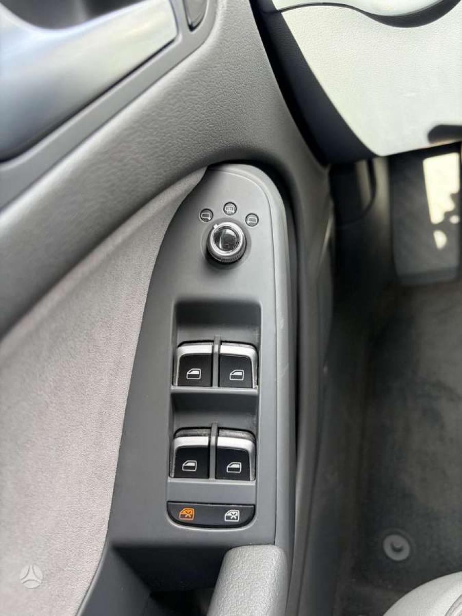 Grey Audi A5 Sportback 2014 in Kaunas, with an engine capacity of 1.96 L and mileage of 253 thousand km for 10500 €, photo 21 on AUTOMOTO.COM.LV