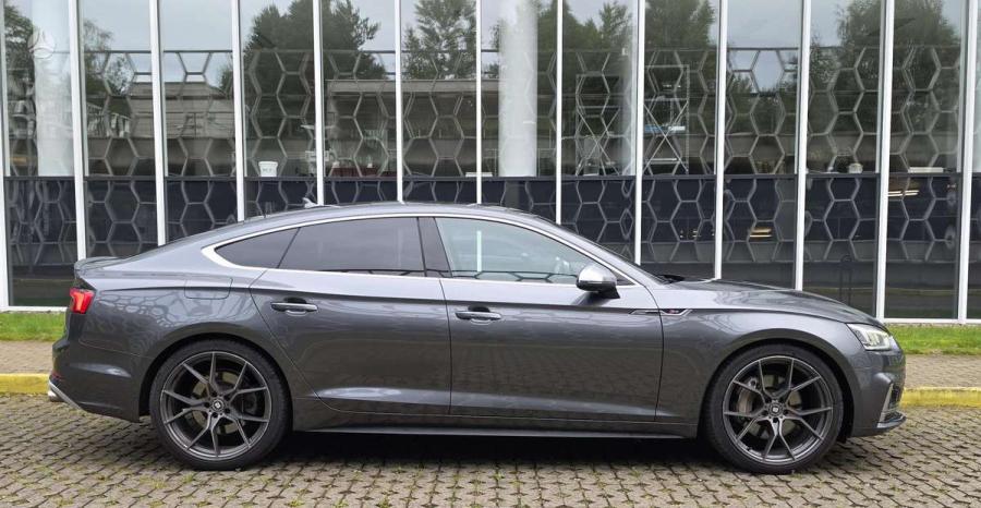 Pelēks Audi A5 Sportback 2017 Viļņa, ar dzinēja tilpumu 1.98 L un nobraukumu 189 tūkst. km par 13700 €, foto 5 vietnē AUTOMOTO.COM.LV
