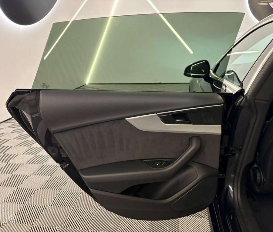 Pelēks Audi A5 Sportback 2018 Marijampole, ar dzinēja tilpumu 1.98 L un nobraukumu 247 tūkst. km par 17750 €, foto 25 vietnē AUTOMOTO.COM.LV