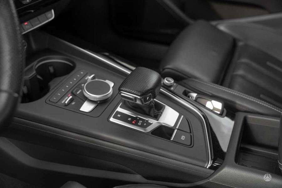 Grey Audi A5 Sportback 2019 in Vilnius, with an engine capacity of 2.00 L and mileage of 173 thousand km for 28900 €, photo 17 on AUTOMOTO.COM.LV