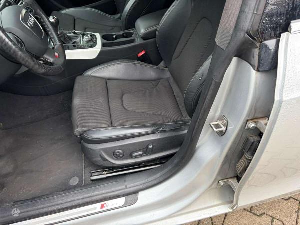 Pelēks Audi A5 Sportback 2010 Jurbarkas, ar dzinēja tilpumu 2.00 L un nobraukumu 147 tūkst. km par 4499 €, foto 11 vietnē AUTOMOTO.COM.LV