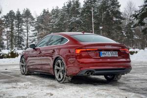 Red Audi A5 Sportback 2017 in Elektrenai, with an engine capacity of 1.97 L and mileage of 223 thousand km for 19450 €, photo 3 on AUTOMOTO.COM.LV