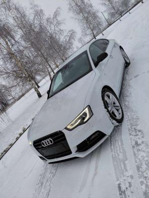 White Audi A5 Sportback 2015 in Vilkaviskis, with an engine capacity of 3.00 L and mileage of 276 thousand km for 10200 €, photo 4 on AUTOMOTO.COM.LV