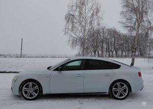 White Audi A5 Sportback 2015 in Vilkaviskis, with an engine capacity of 3.00 L and mileage of 276 thousand km for 10200 €, photo 5 on AUTOMOTO.COM.LV