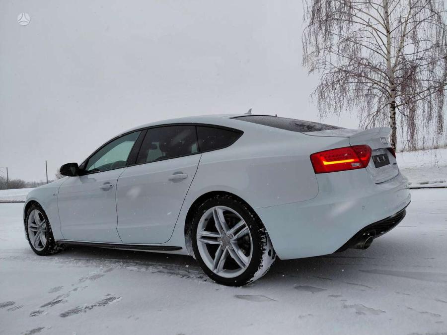 White Audi A5 Sportback 2015 in Vilkaviskis, with an engine capacity of 3.00 L and mileage of 276 thousand km for 10200 €, photo 6 on AUTOMOTO.COM.LV