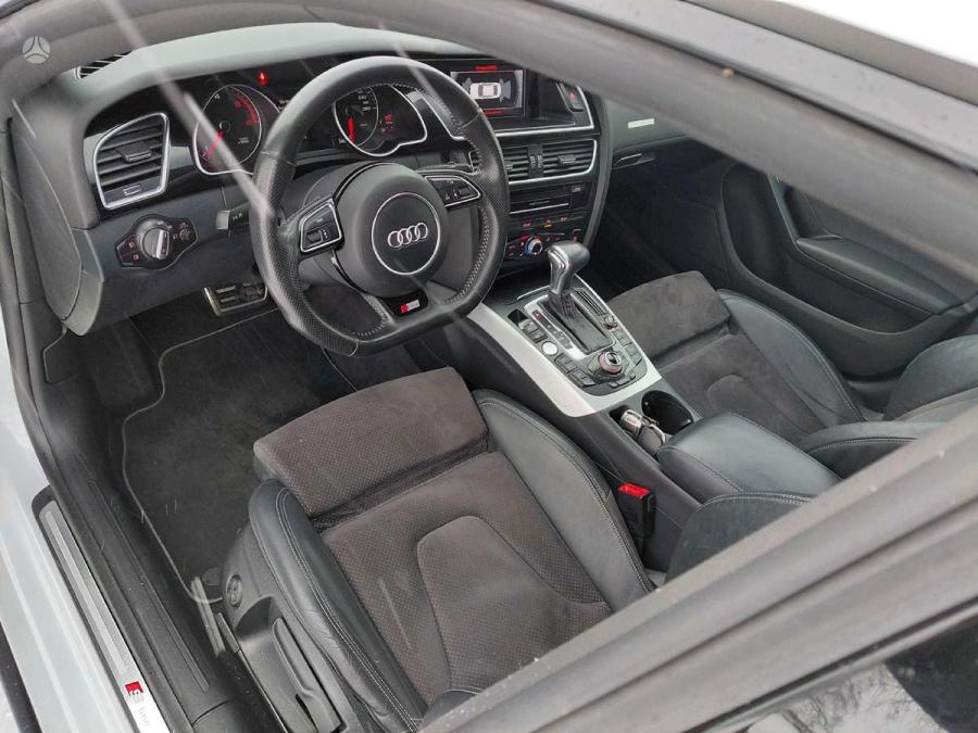 White Audi A5 Sportback 2015 in Vilkaviskis, with an engine capacity of 3.00 L and mileage of 276 thousand km for 10200 €, photo 15 on AUTOMOTO.COM.LV
