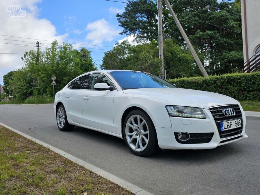 Белый Ауди A5 Sportback 2009 в Вильнюс, объемом двигателя 3.00 л и пробегом 347 тыс. км за 6500 €, фото 1 на AUTOMOTO.COM.LV