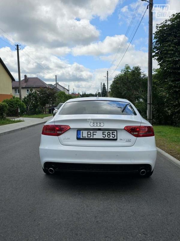 White Audi A5 Sportback 2009 in Vilnius, with an engine capacity of 3.00 L and mileage of 347 thousand km for 6500 €, photo 6 on AUTOMOTO.COM.LV