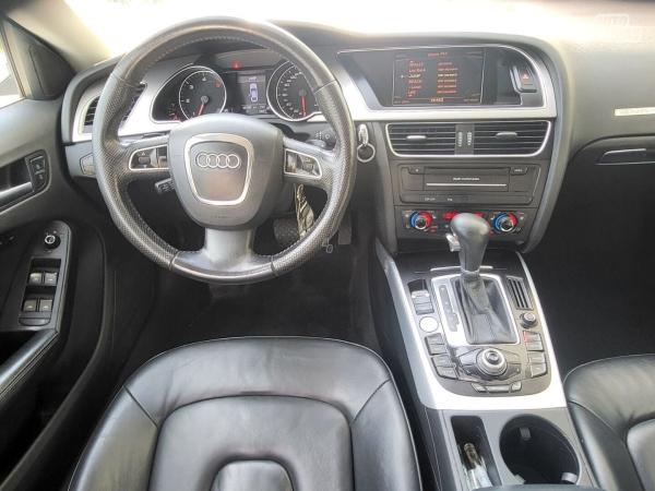 White Audi A5 Sportback 2009 in Vilnius, with an engine capacity of 3.00 L and mileage of 347 thousand km for 6500 €, photo 7 on AUTOMOTO.COM.LV