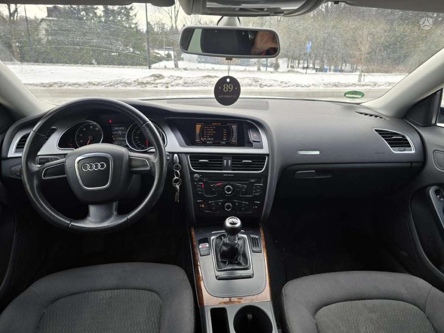 Balts Audi A5 Sportback 2010 Alīta, ar dzinēja tilpumu 1.98 L un nobraukumu 285 tūkst. km par 6200 €, foto 8 vietnē AUTOMOTO.COM.LV