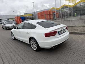 White Audi A5 Sportback 2011 in Kaunas, with an engine capacity of 1.97 L and mileage of 285 thousand km for 4350 €, photo 11 on AUTOMOTO.COM.LV