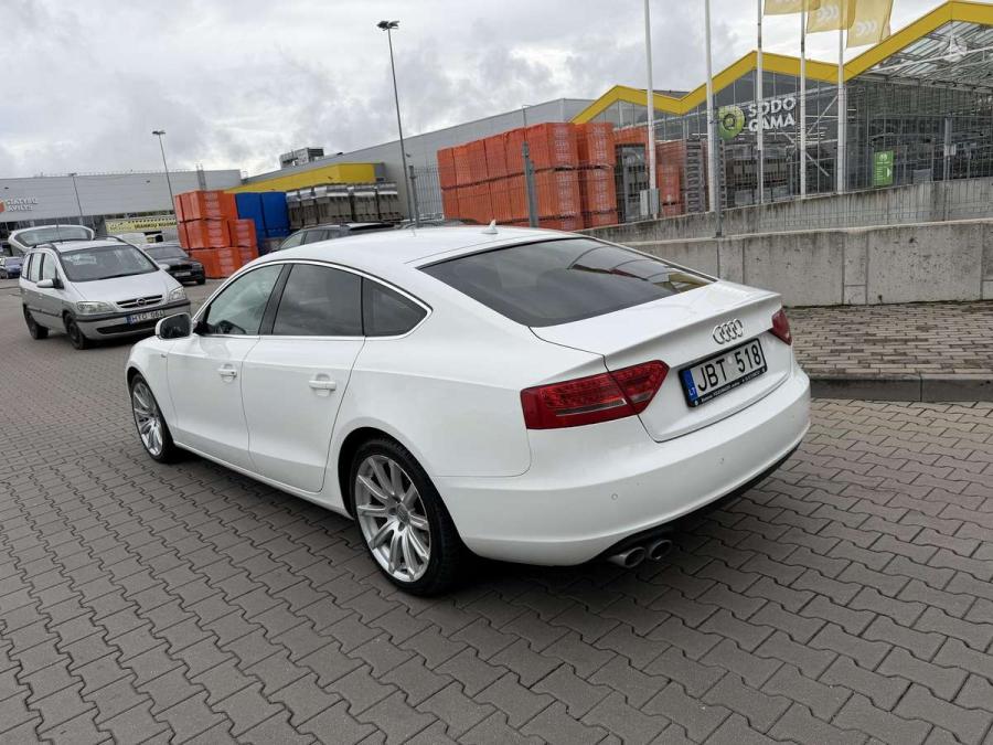 White Audi A5 Sportback 2011 in Kaunas, with an engine capacity of 1.97 L and mileage of 285 thousand km for 4350 €, photo 11 on AUTOMOTO.COM.LV