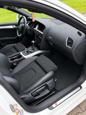 White Audi A5 Sportback 2011 in Kaunas, with an engine capacity of 1.97 L and mileage of 285 thousand km for 4350 €, photo 14 on AUTOMOTO.COM.LV