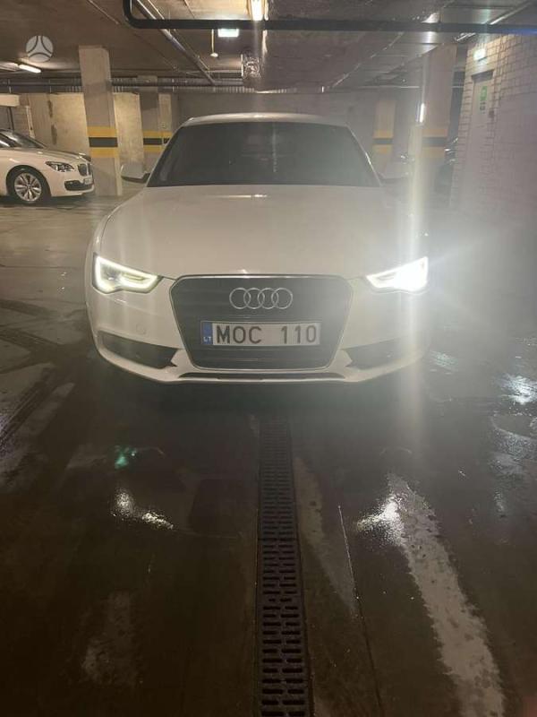 White Audi A5 Sportback 2013 in Vilnius, with an engine capacity of 2.97 L and mileage of 303 thousand km for 11200 €, photo 2 on AUTOMOTO.COM.LV