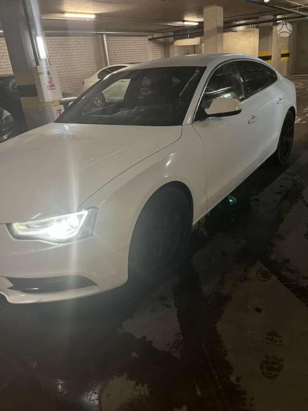 White Audi A5 Sportback 2013 in Vilnius, with an engine capacity of 2.97 L and mileage of 303 thousand km for 11200 €, photo 4 on AUTOMOTO.COM.LV
