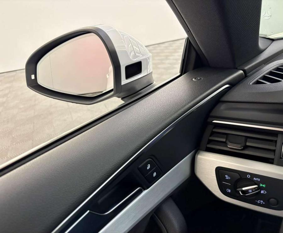 White Audi A5 Sportback 2017 in Marijampole, with an engine capacity of 1.97 L and mileage of 214 thousand km for 18750 €, photo 16 on AUTOMOTO.COM.LV