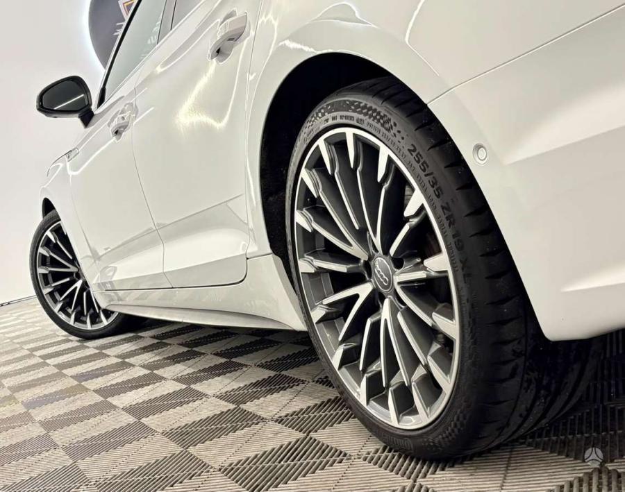 White Audi A5 Sportback 2017 in Marijampole, with an engine capacity of 1.97 L and mileage of 214 thousand km for 18750 €, photo 33 on AUTOMOTO.COM.LV