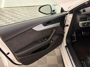 White Audi A5 Sportback 2017 in Marijampole, with an engine capacity of 1.97 L and mileage of 214 thousand km for 18750 €, photo 37 on AUTOMOTO.COM.LV