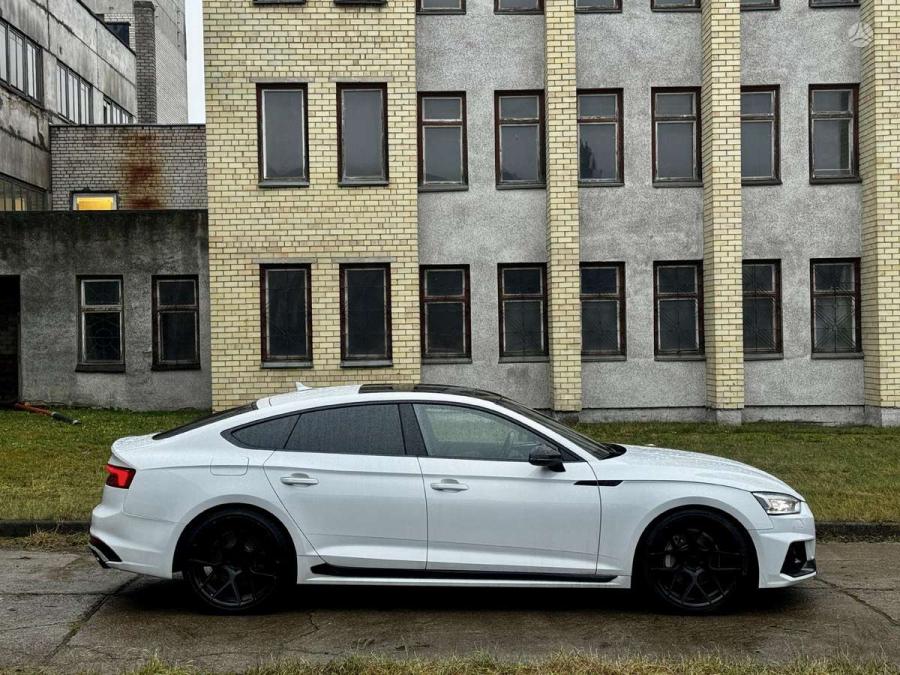 White Audi A5 Sportback 2018 in Kaunas, with an engine capacity of 0.00 L and mileage of 90 thousand km for 22700 €, photo 6 on AUTOMOTO.COM.LV