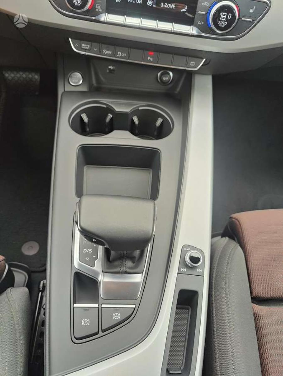 White Audi A5 Sportback 2023 in Kaunas, with an engine capacity of 2.00 L and mileage of 60 thousand km for 30900 €, photo 12 on AUTOMOTO.COM.LV