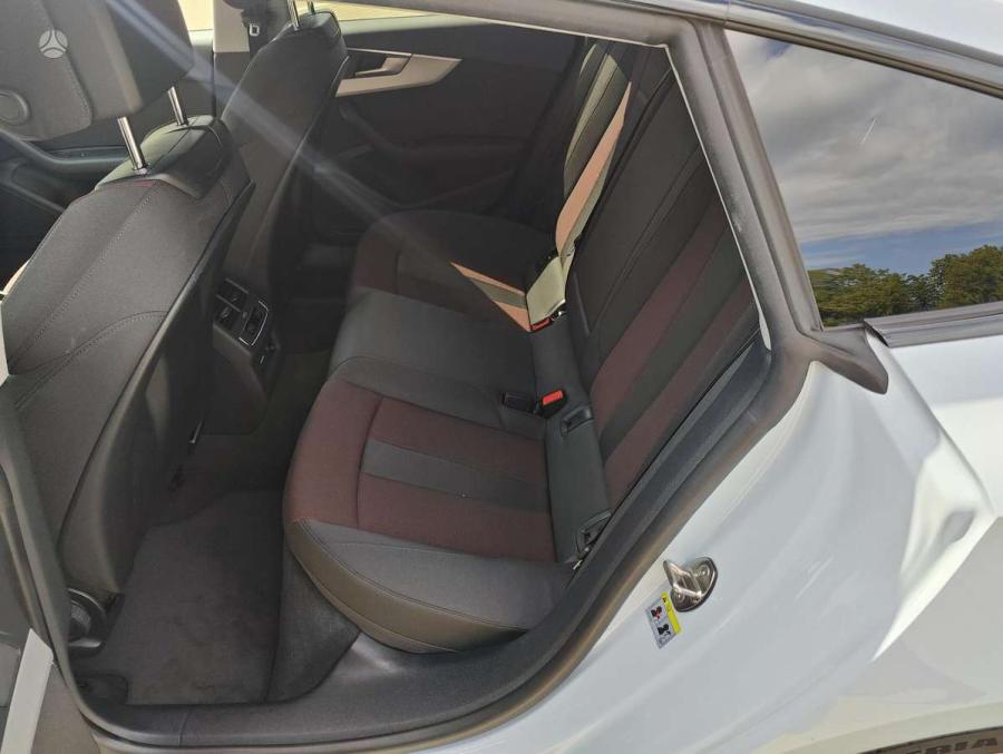 White Audi A5 Sportback 2023 in Kaunas, with an engine capacity of 2.00 L and mileage of 60 thousand km for 30900 €, photo 17 on AUTOMOTO.COM.LV