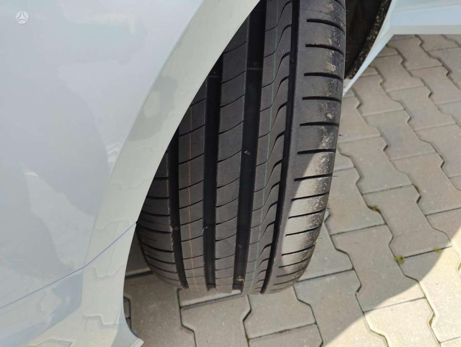White Audi A5 Sportback 2023 in Kaunas, with an engine capacity of 2.00 L and mileage of 60 thousand km for 30900 €, photo 19 on AUTOMOTO.COM.LV