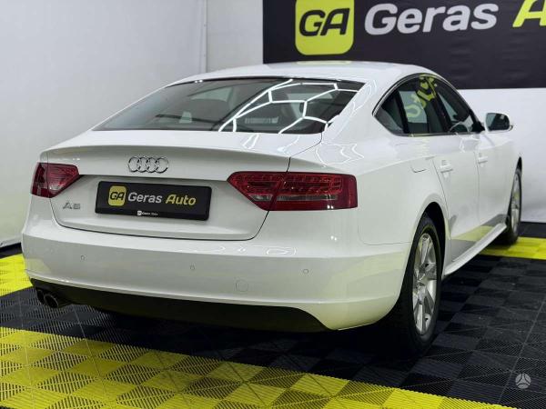 White Audi A5 Sportback 2011 in Vilnius, with an engine capacity of 1.97 L and mileage of 216 thousand km for 6950 €, photo 4 on AUTOMOTO.COM.LV