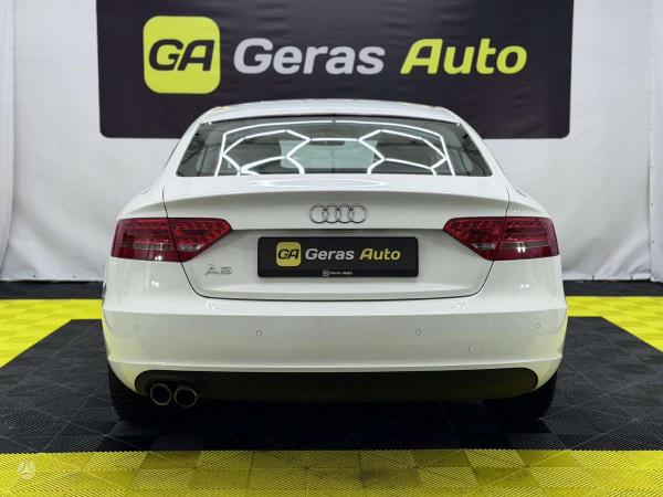 Белый Ауди A5 Sportback 2011 в Вильнюс, объемом двигателя 1.97 л и пробегом 216 тыс. км за 6950 €, фото 5 на AUTOMOTO.COM.LV
