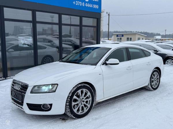 White Audi A5 Sportback 2011 in Vilnius, with an engine capacity of 2.00 L and mileage of 295 thousand km for 6950 €, photo 1 on AUTOMOTO.COM.LV